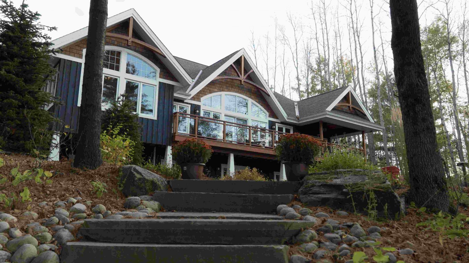 Lakefront Luxury Filming Locations: Beautiful Houses in Canada — OtakuKart