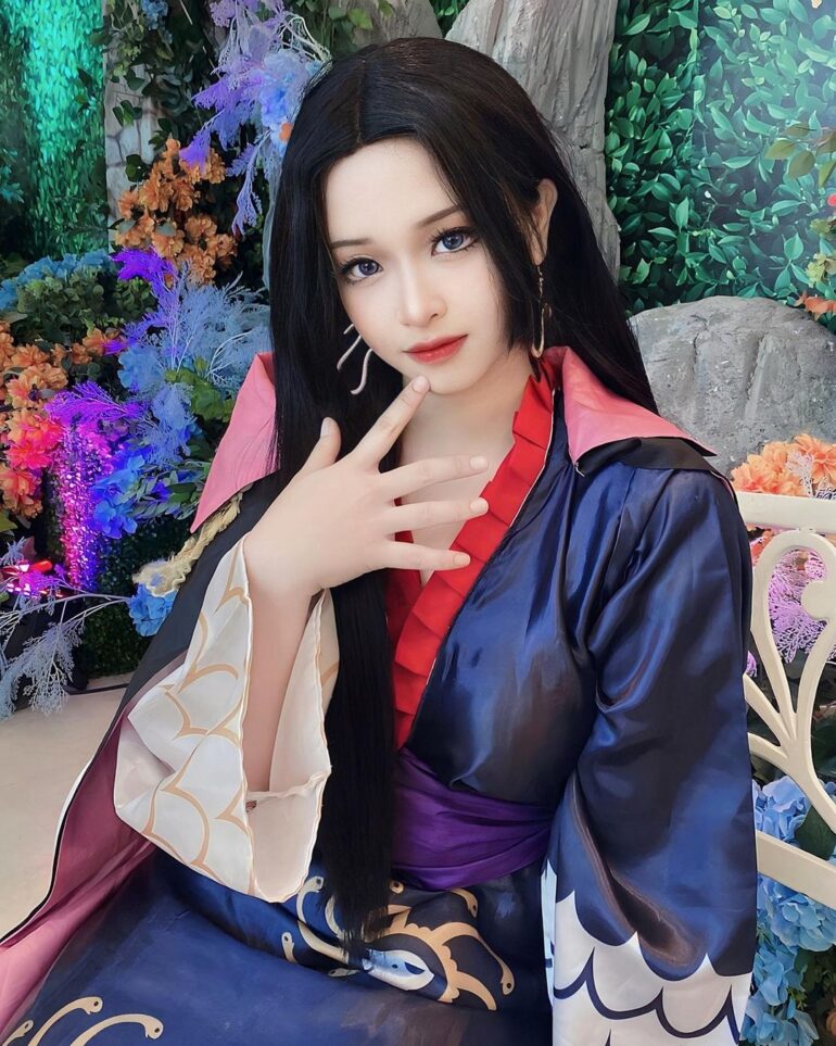 25 Boa Hancock Cosplay from One Piece