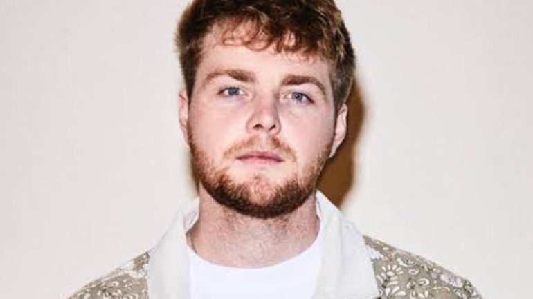 Alex Warren Opens Up About Losing Both Parents and His Troubled ...