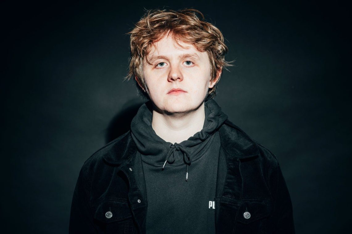 Who Is Lewis Capaldi Dating? Personal Life & Partner Rumors — OtakuKart