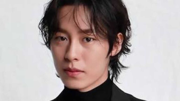 Lee Jae Wook Formally Announces Military Enlistment Date for June 2026 ...